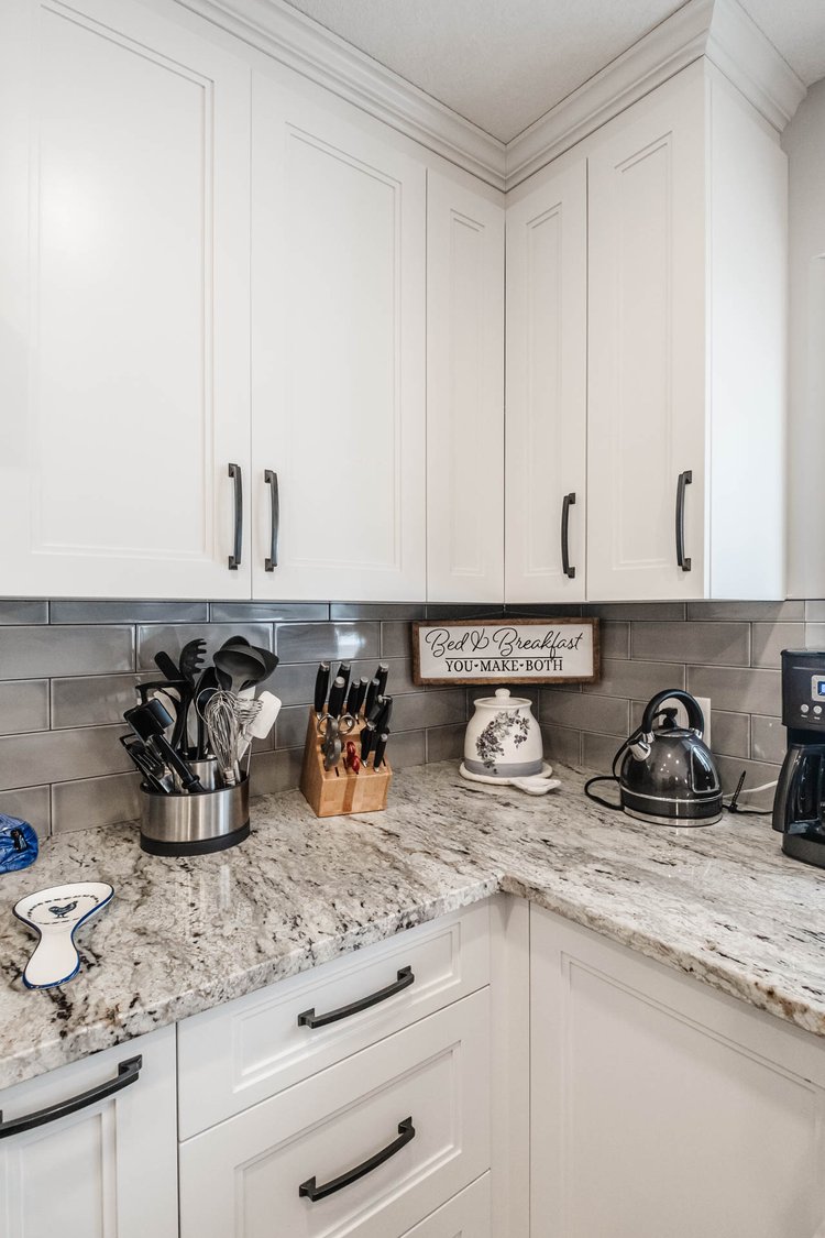 The Beauty of Antique White Granite Countertops | CNG Stone Products